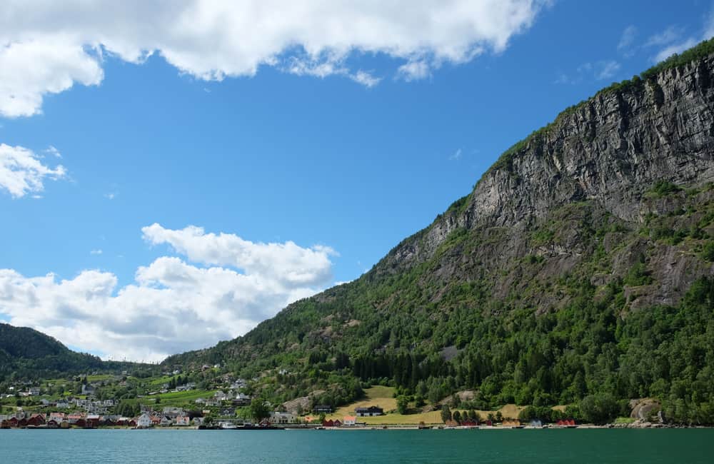 Road trip et bonnes adresses autour du Lustrafjord | Et pourtant elle ...