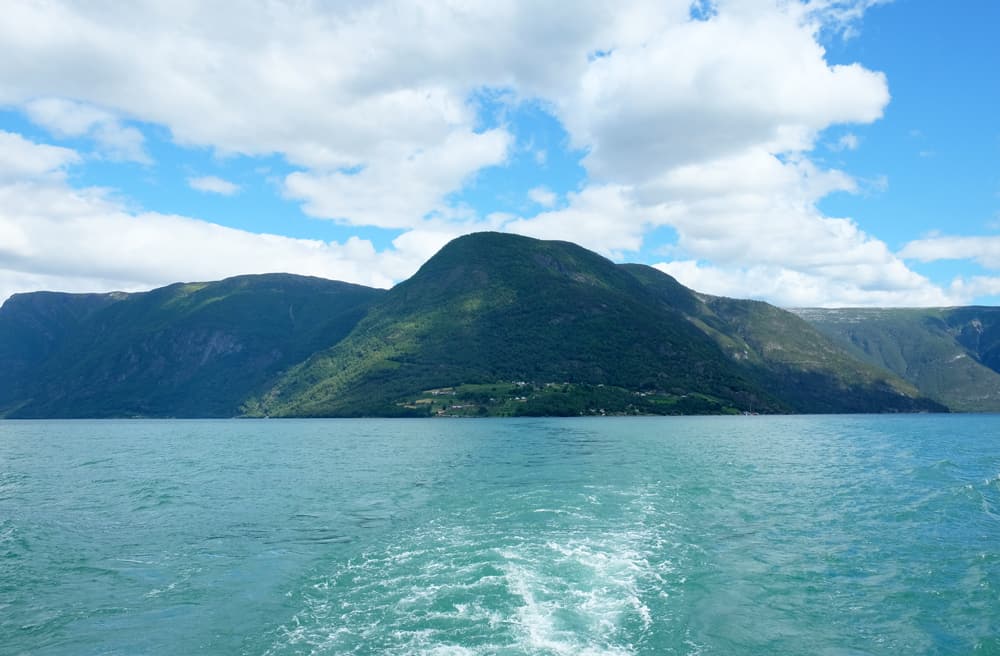 Road trip et bonnes adresses autour du Lustrafjord | Et pourtant elle ...